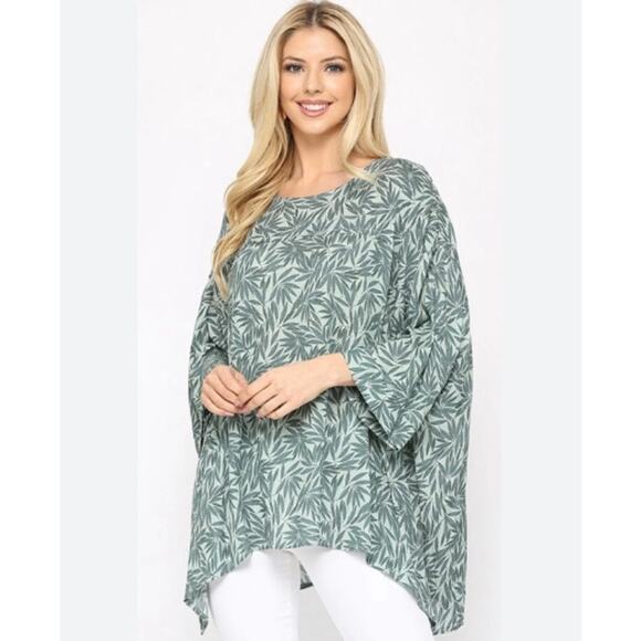 Gigio | Tops | Gigio Oversized Green Tropical Palmprint Boxy Rayon Top ...